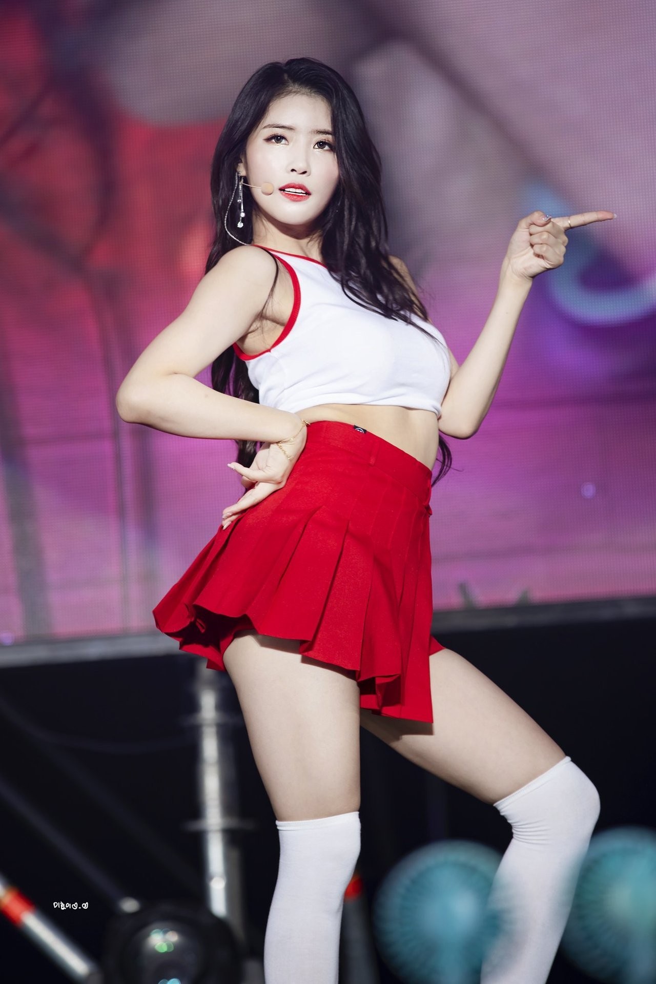 Mijoo | Scrolller