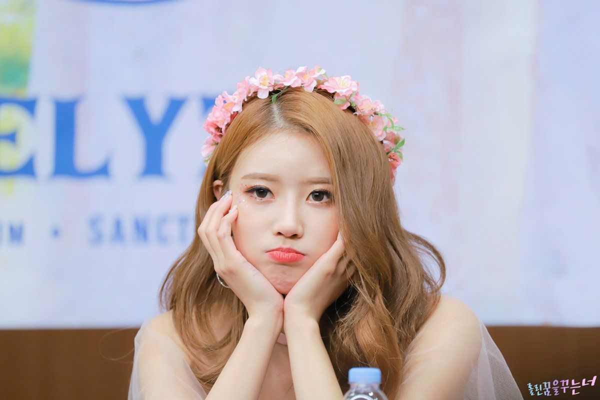 Mijoo Pout | Scrolller