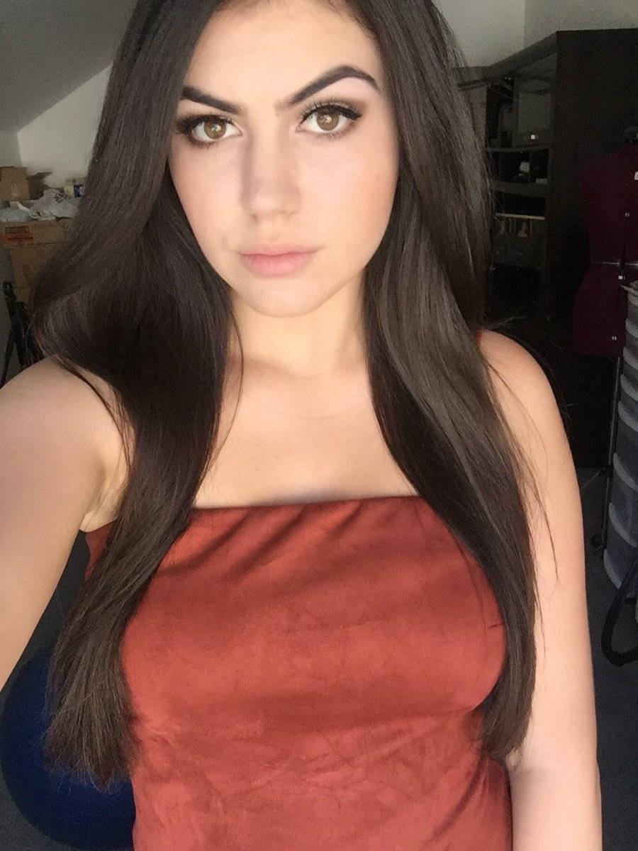 Mikaela looking perfect, as always | Scrolller