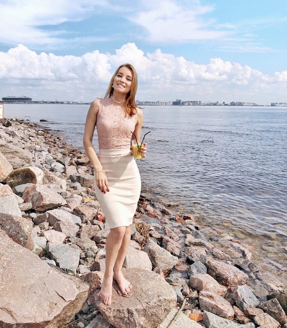 Mila Lee | Scrolller