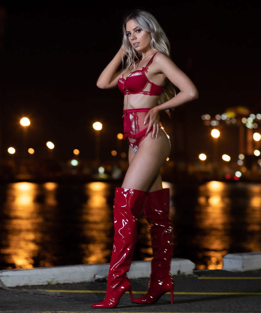 Mimi Red and the city lights | Scrolller