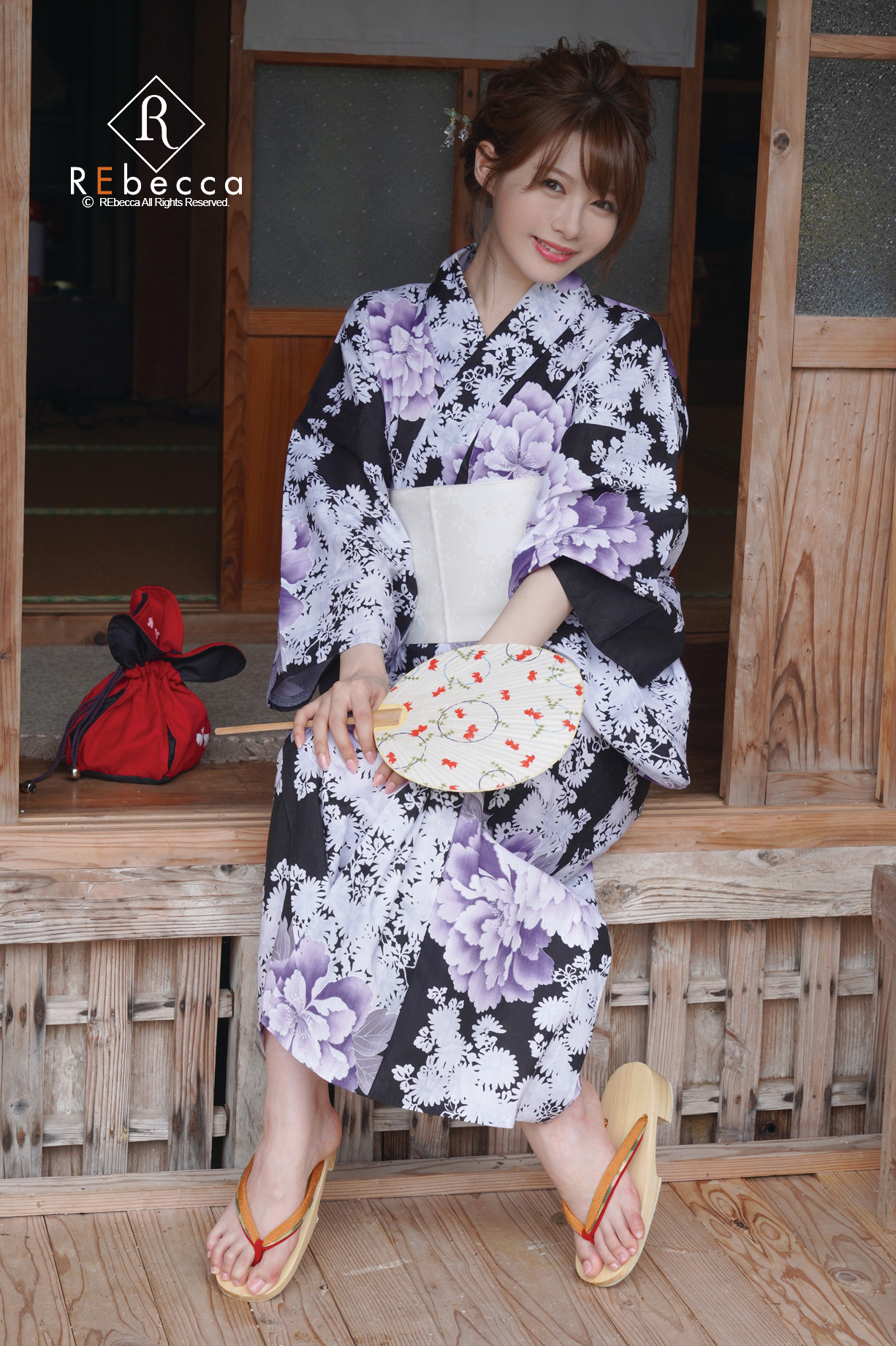 Minami Aizawa | Scrolller