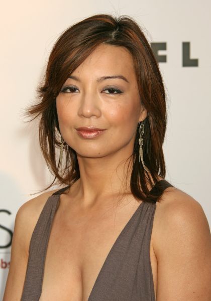 Ming Na Wen | Scrolller