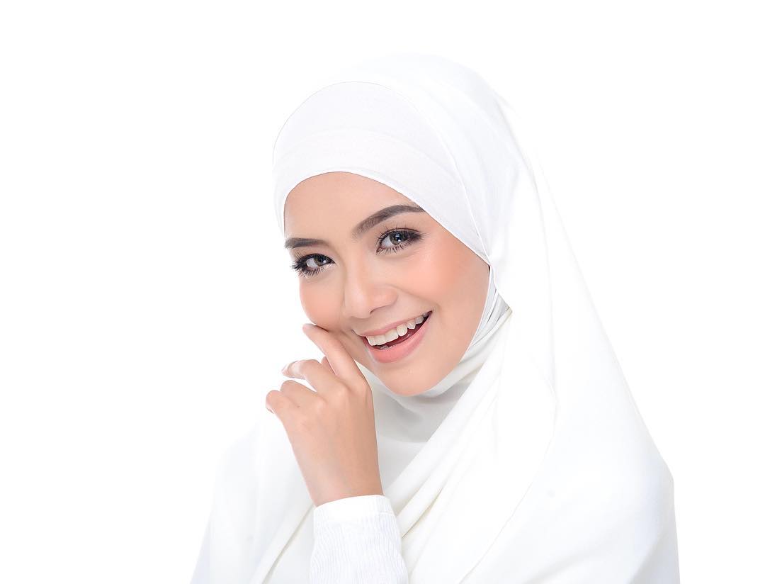 Mira Filzah Scrolller