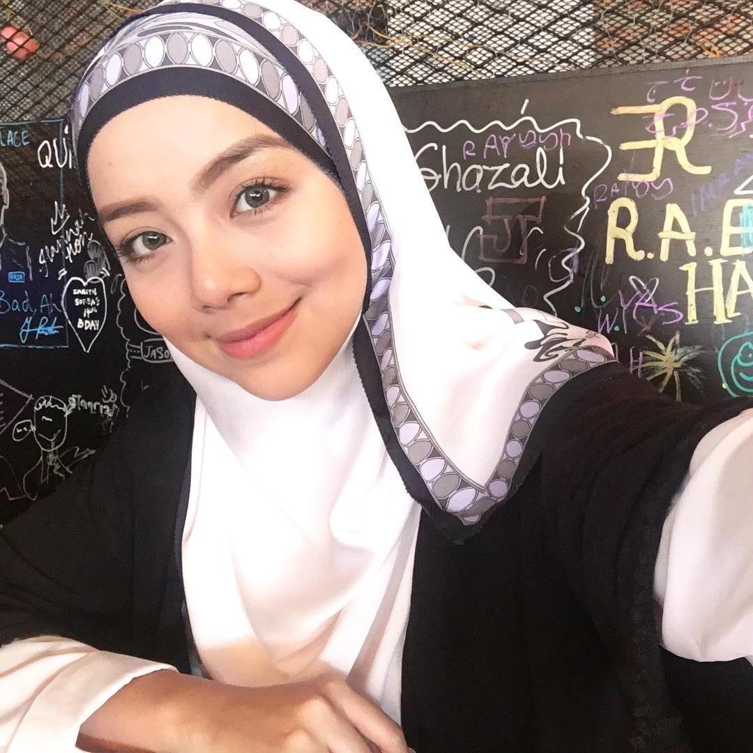Mira Filzah Scrolller