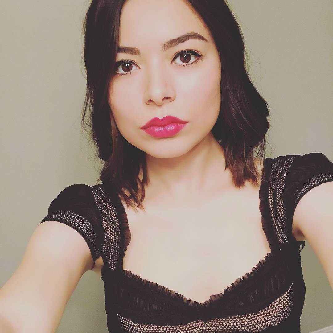 Miranda Cosgrove Scrolller 0864