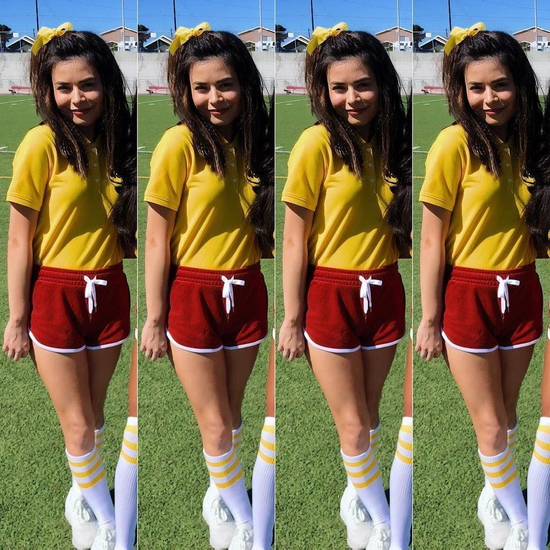 Miranda Cosgrove Scrolller