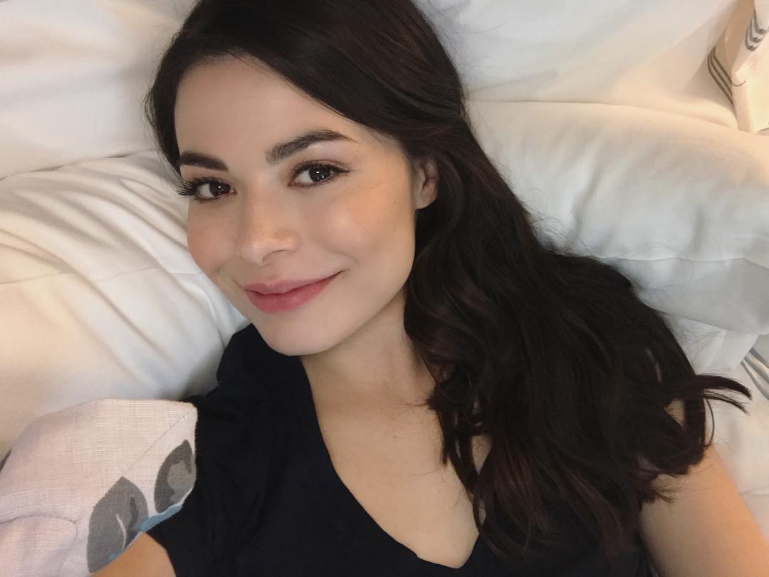 Miranda Cosgrove has an absolutely perfect face for our cum | Scrolller