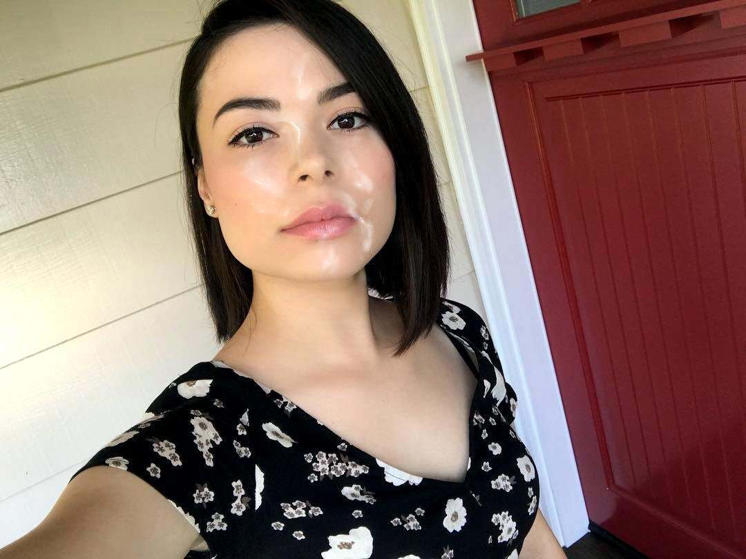 Miranda Cosgrove [OC] | Scrolller