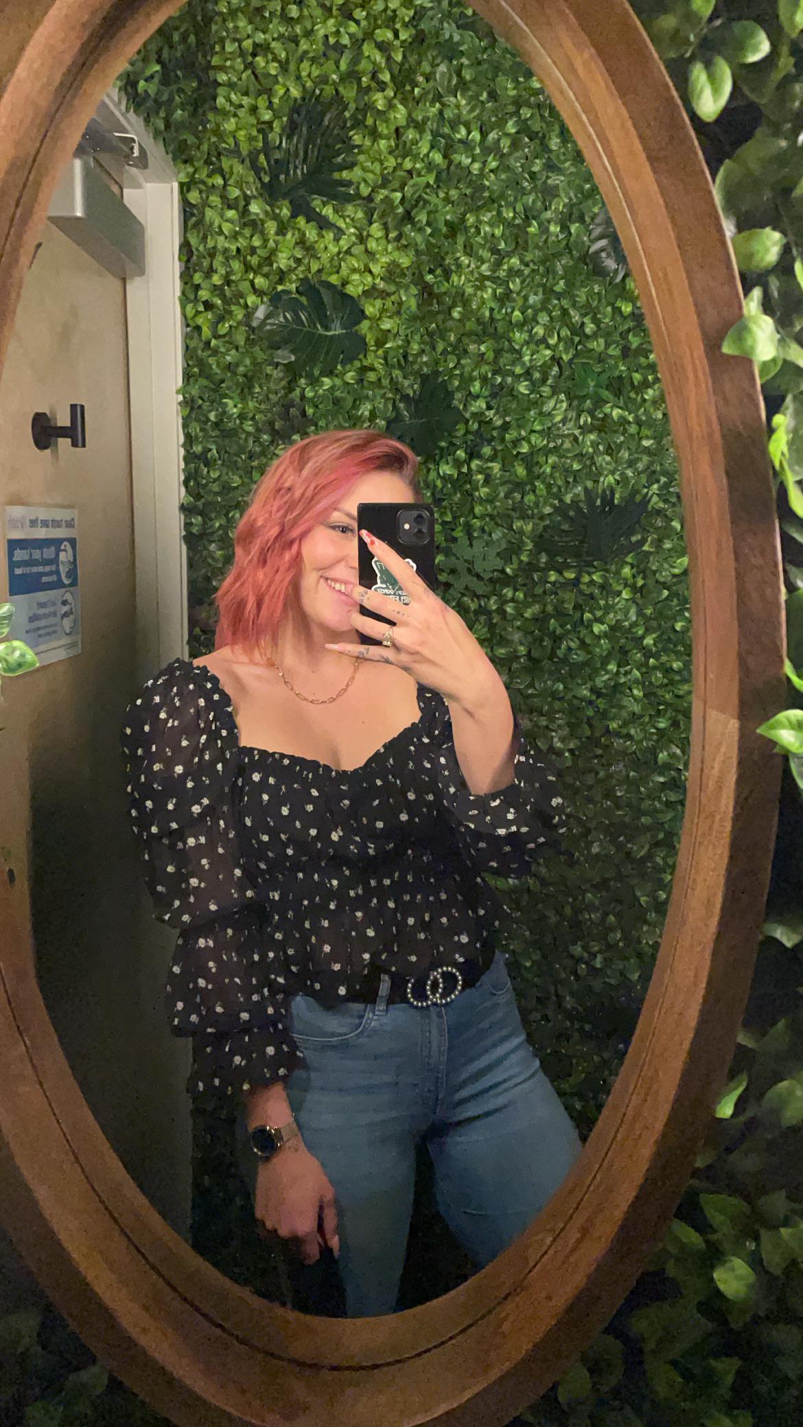 mirror selfie 💓 f25 | Scrolller