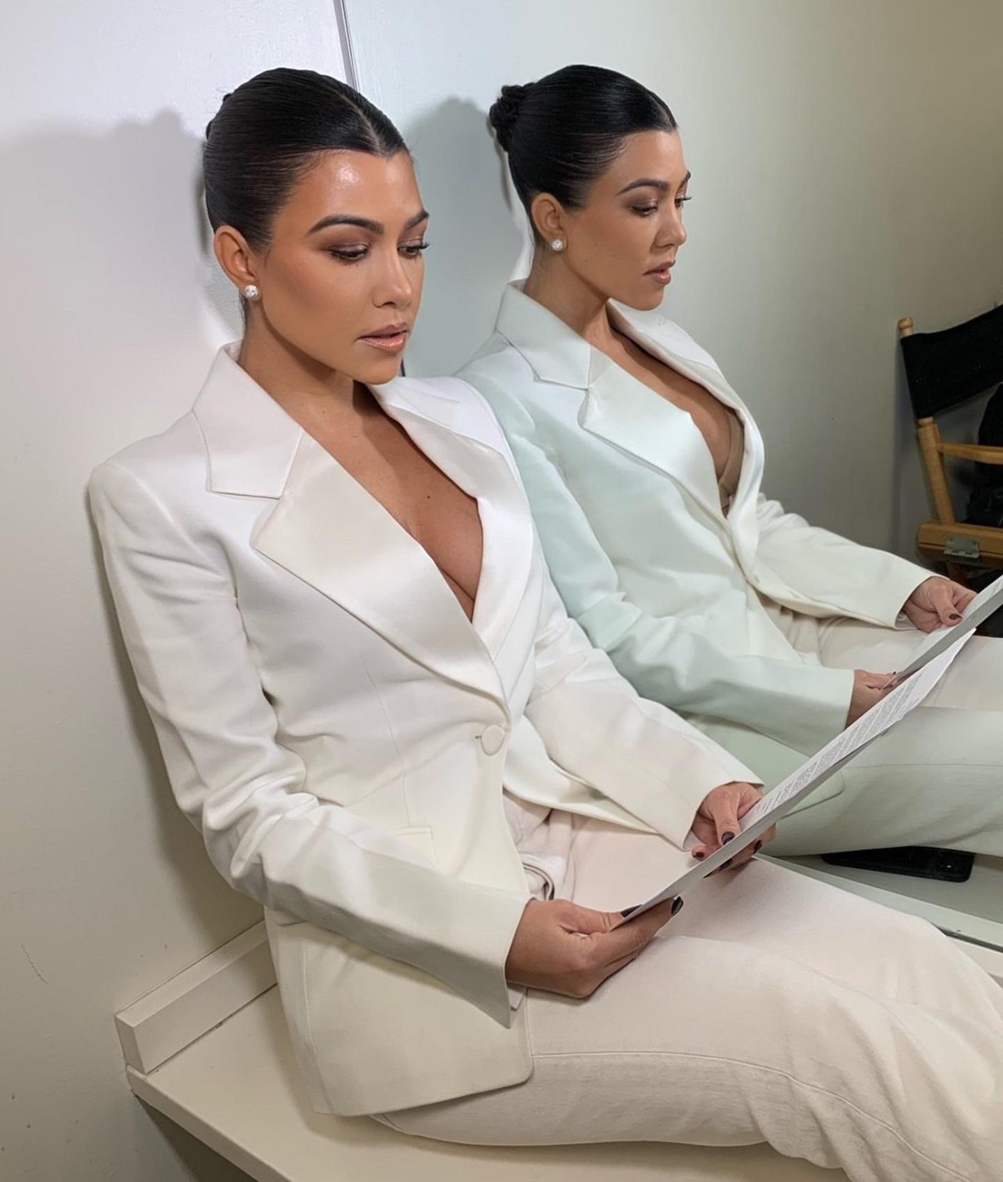 Mirrored Cleavage | Scrolller