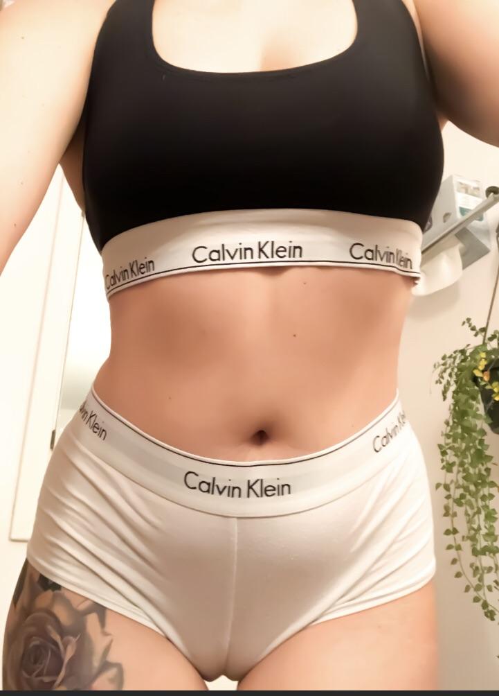 Mismatched in my calvins ️ ️ | Scrolller