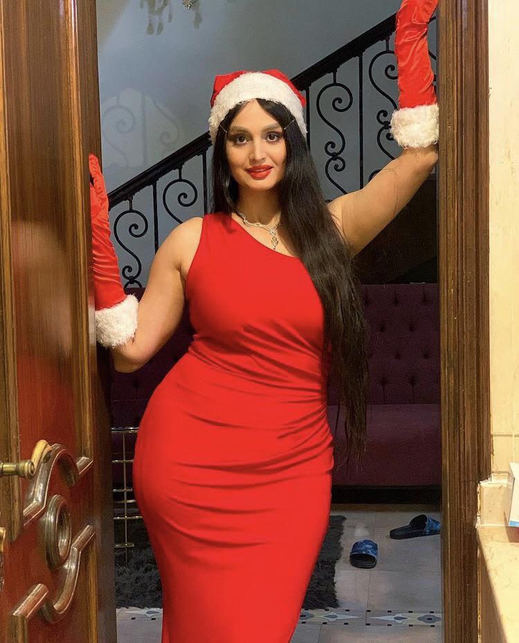 Miss claus | Scrolller