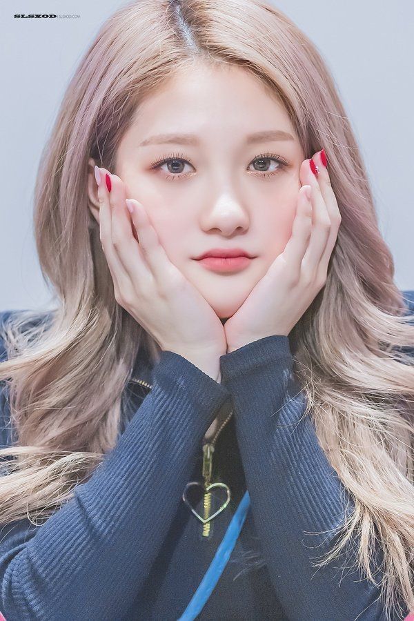 Miss perfect face Seoyeon | Scrolller