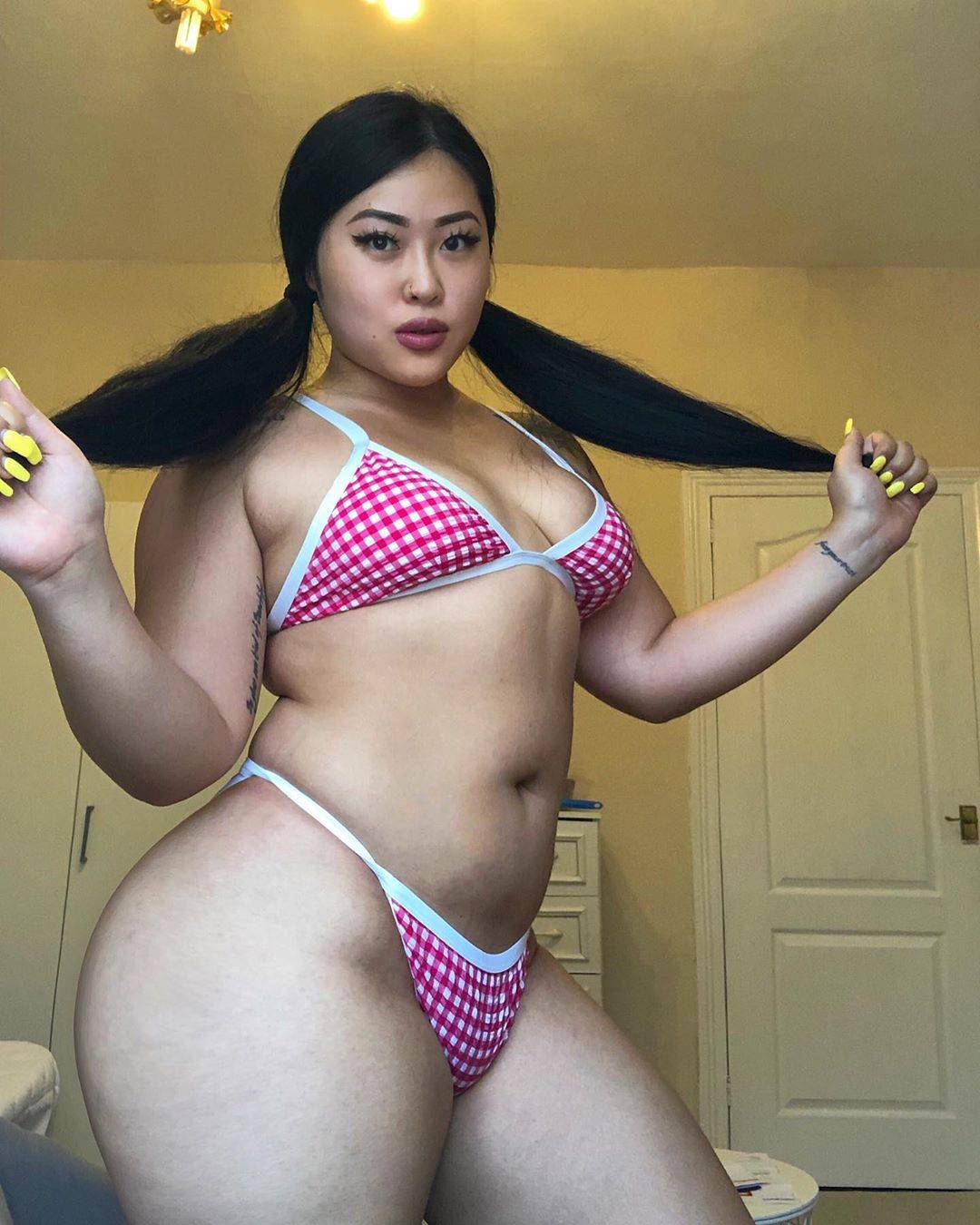 Miss Thickness 🍑 | Scrolller