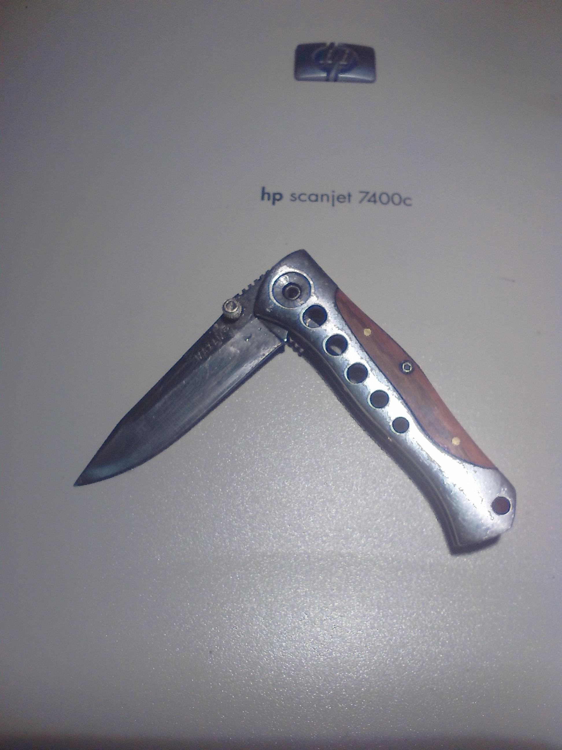 Missing screw | Scrolller