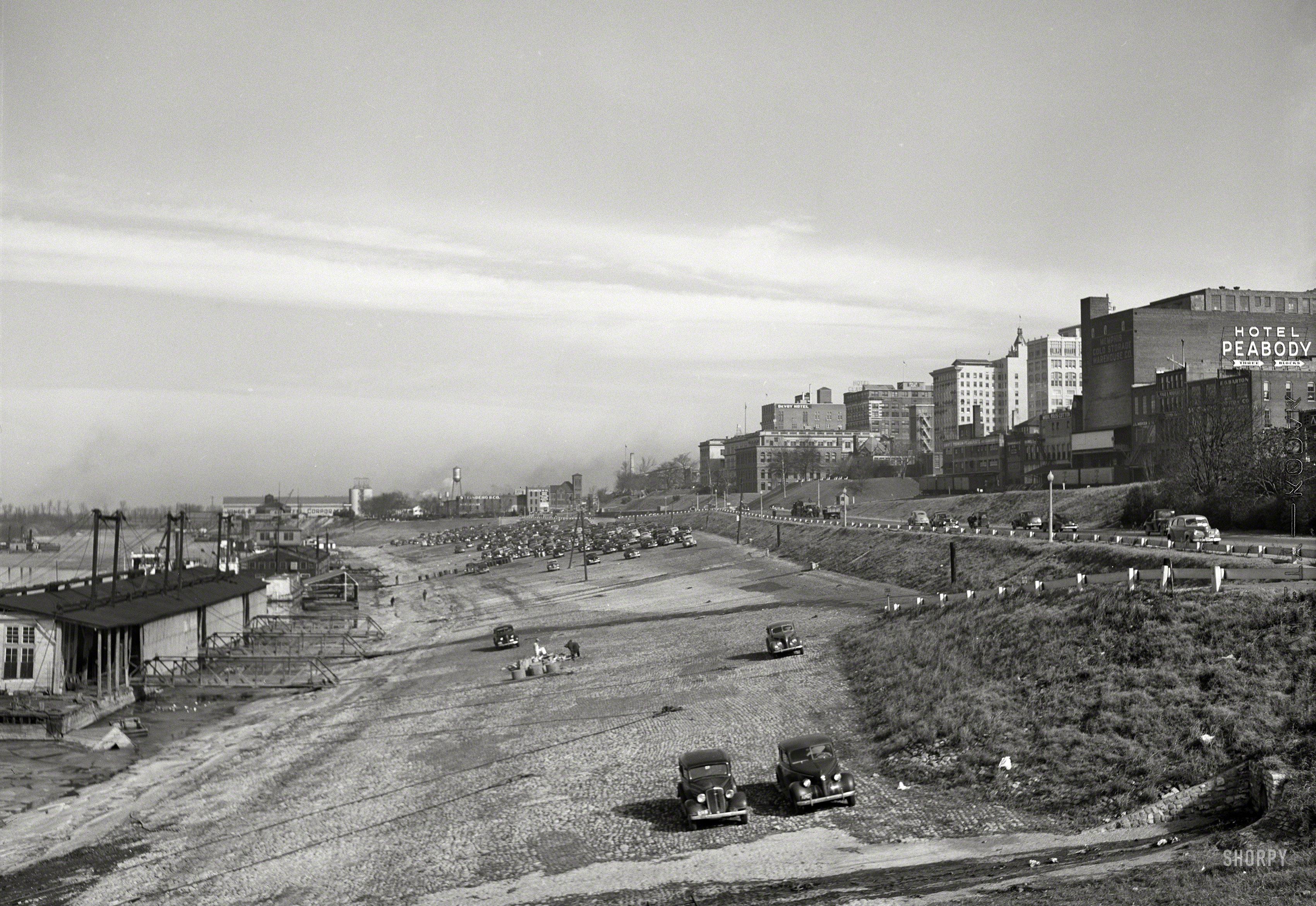 Mississippi River levee. January 1942. Memphis, Tennessee. | Scrolller