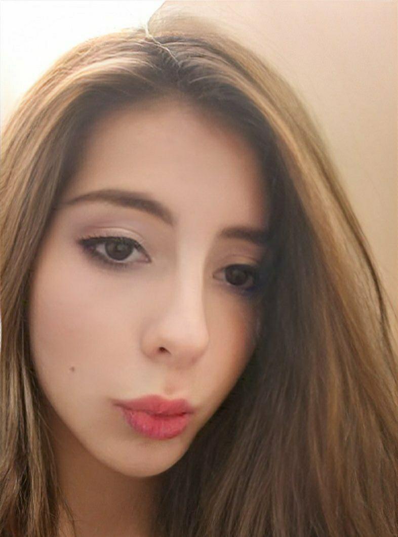 Mistress for young docile sissies to feminize and make buttplay addict💋 kik: a_desmoins | Scrolller