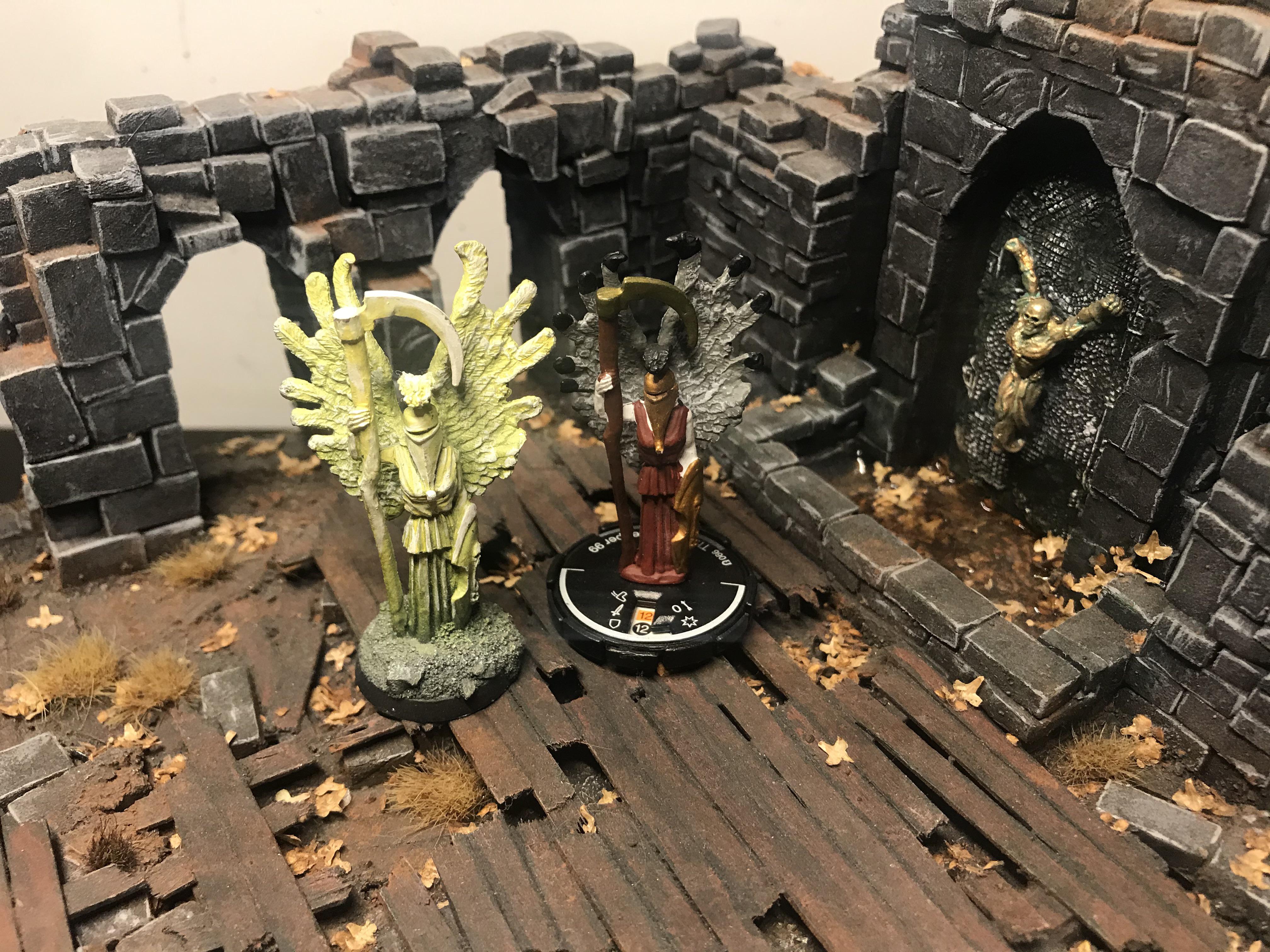 [MKD] Thanatos Reaper next to the metal version from Reaper I use for dungeons and dragons ...