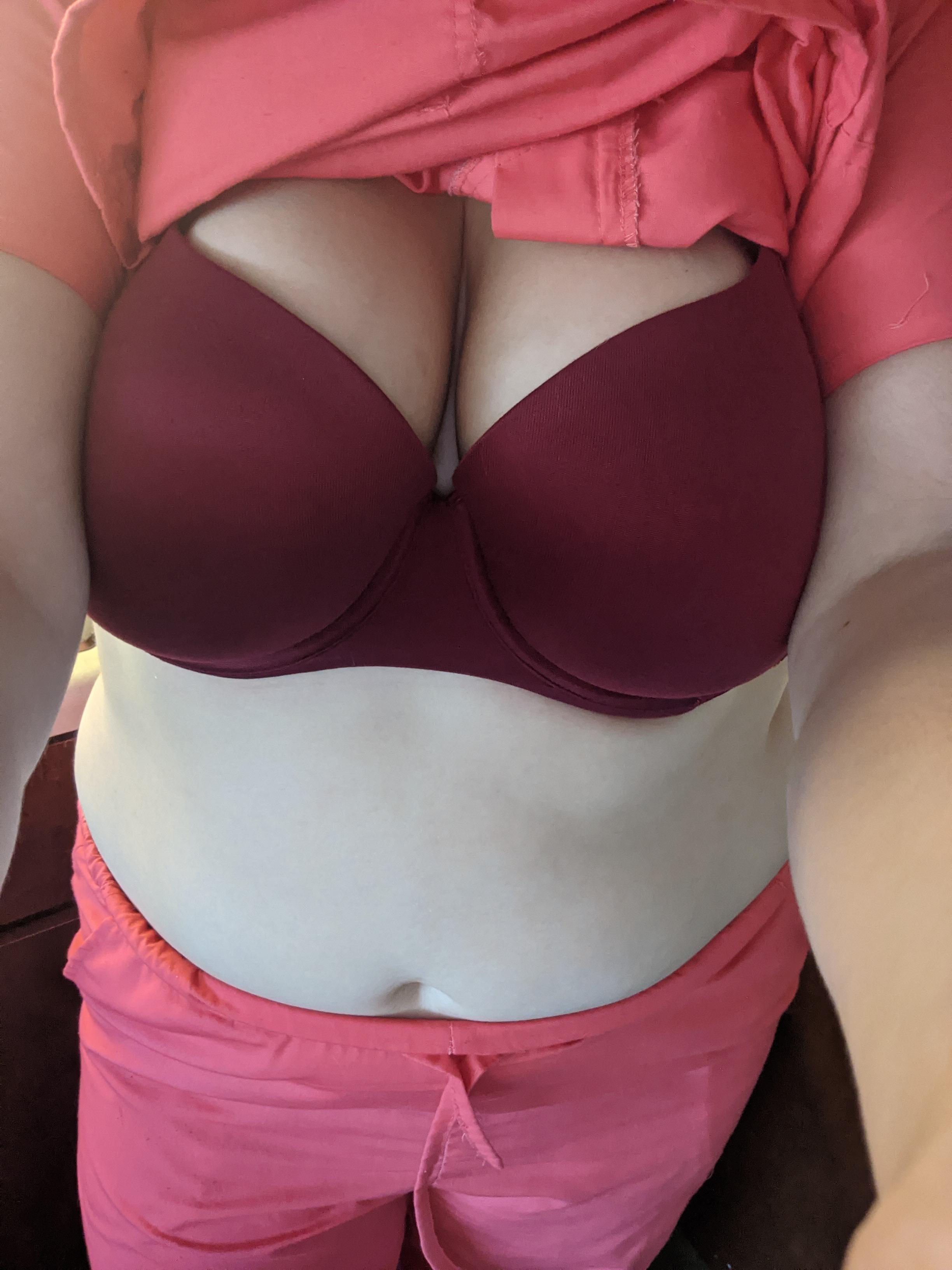 Mm just so hot and sweaty in my scrubs today ;) | Scrolller