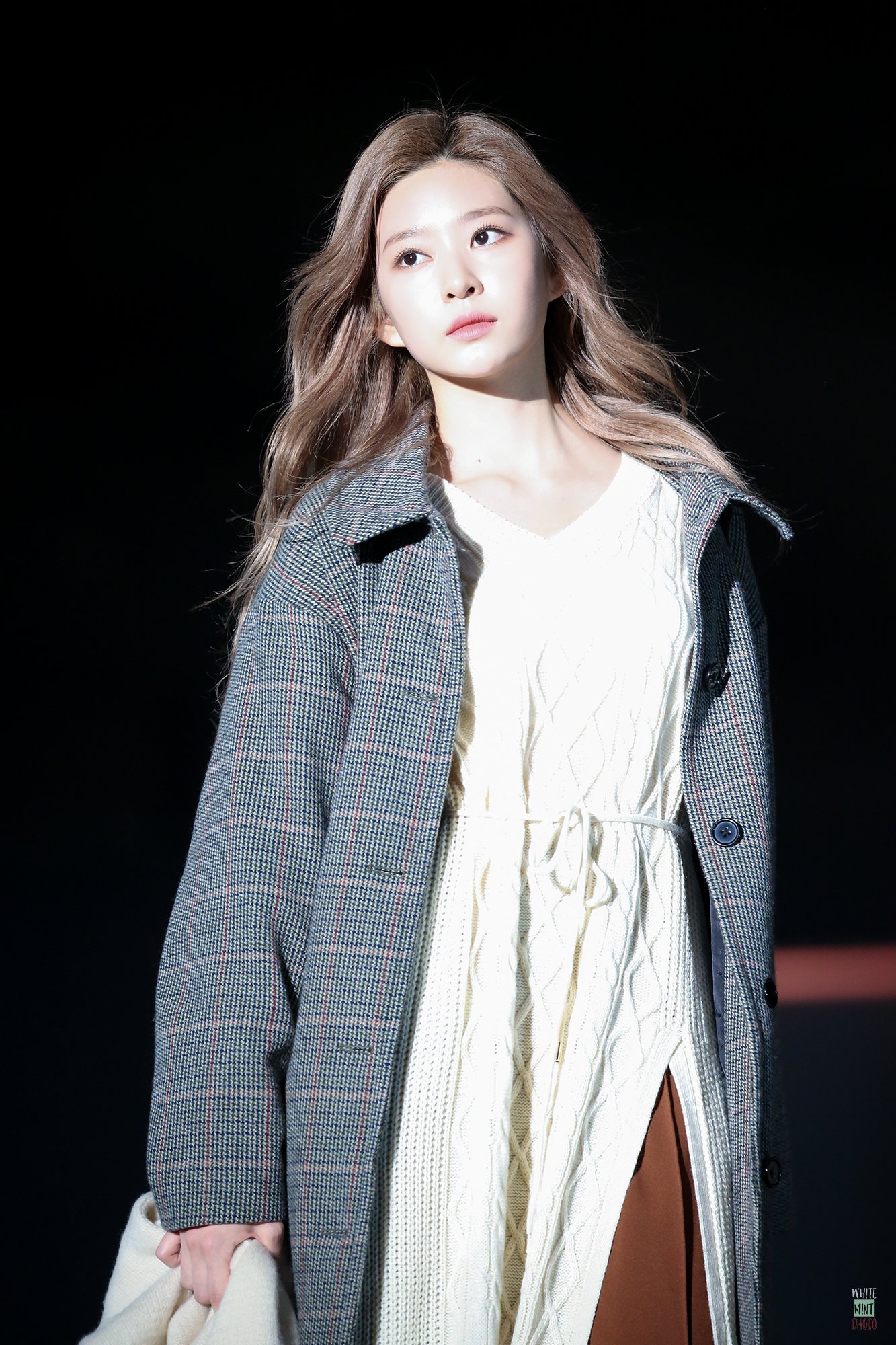 Model Minju | Scrolller