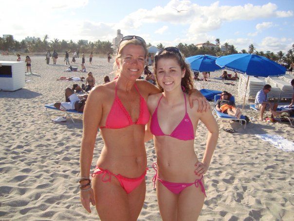 Mom and Daughter | Scrolller