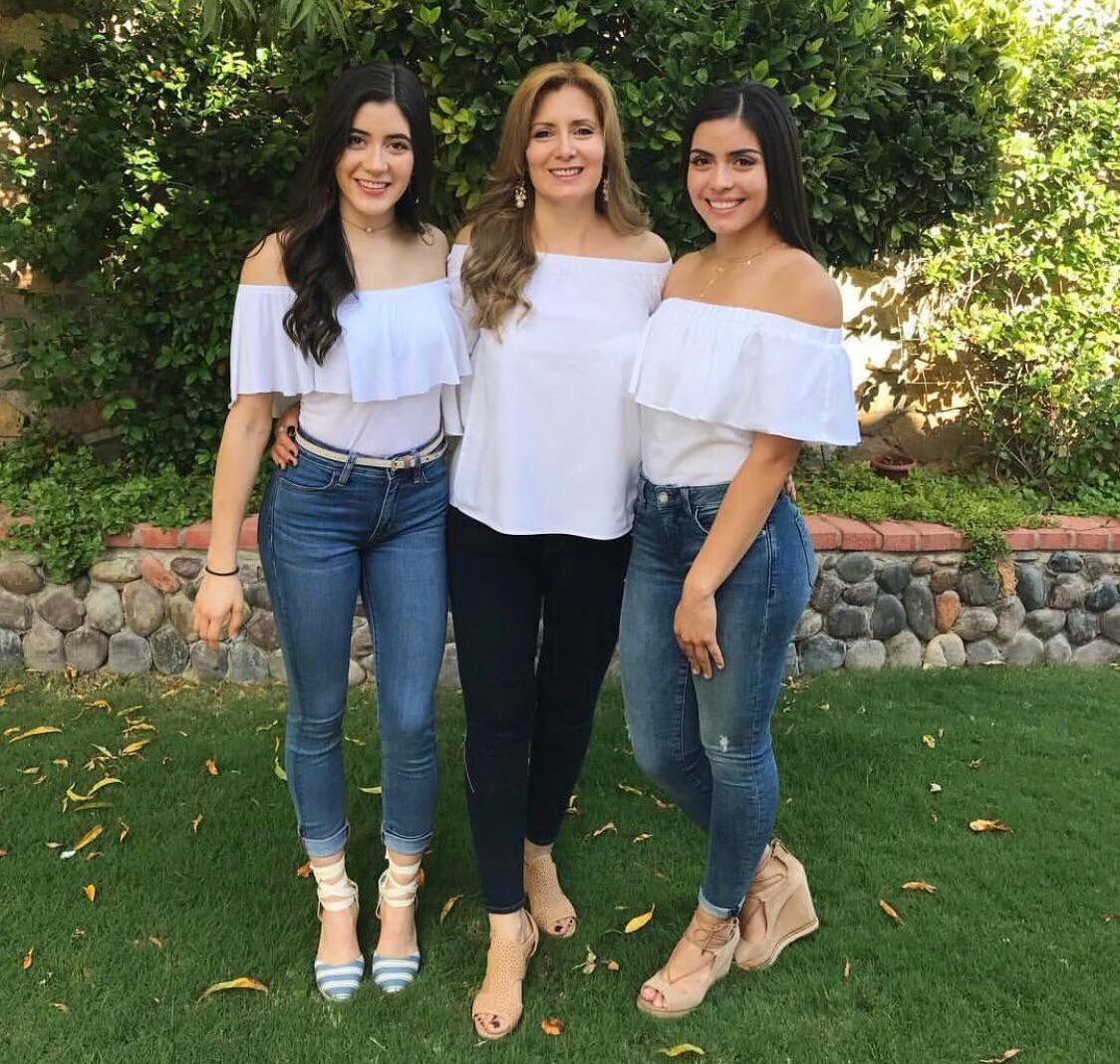 Mom and daughters | Scrolller