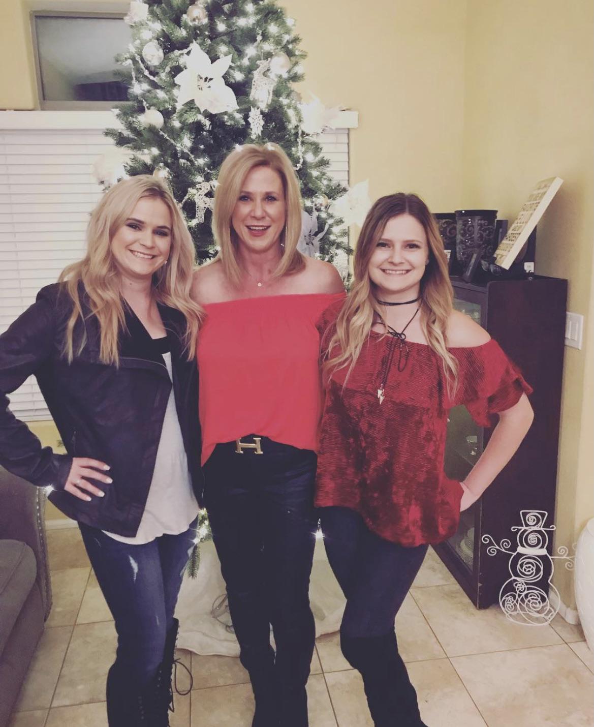 Mom and her Daughters | Scrolller