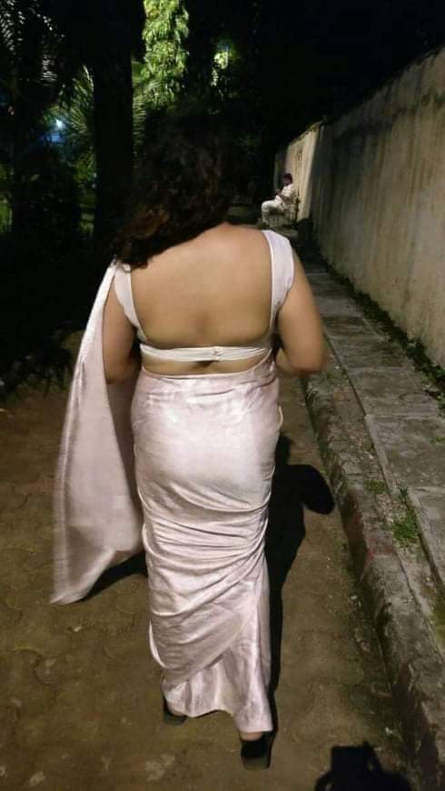 mom walking Alone Roadside at night Ur enemy Finds Her. What will he Do? | Scrolller