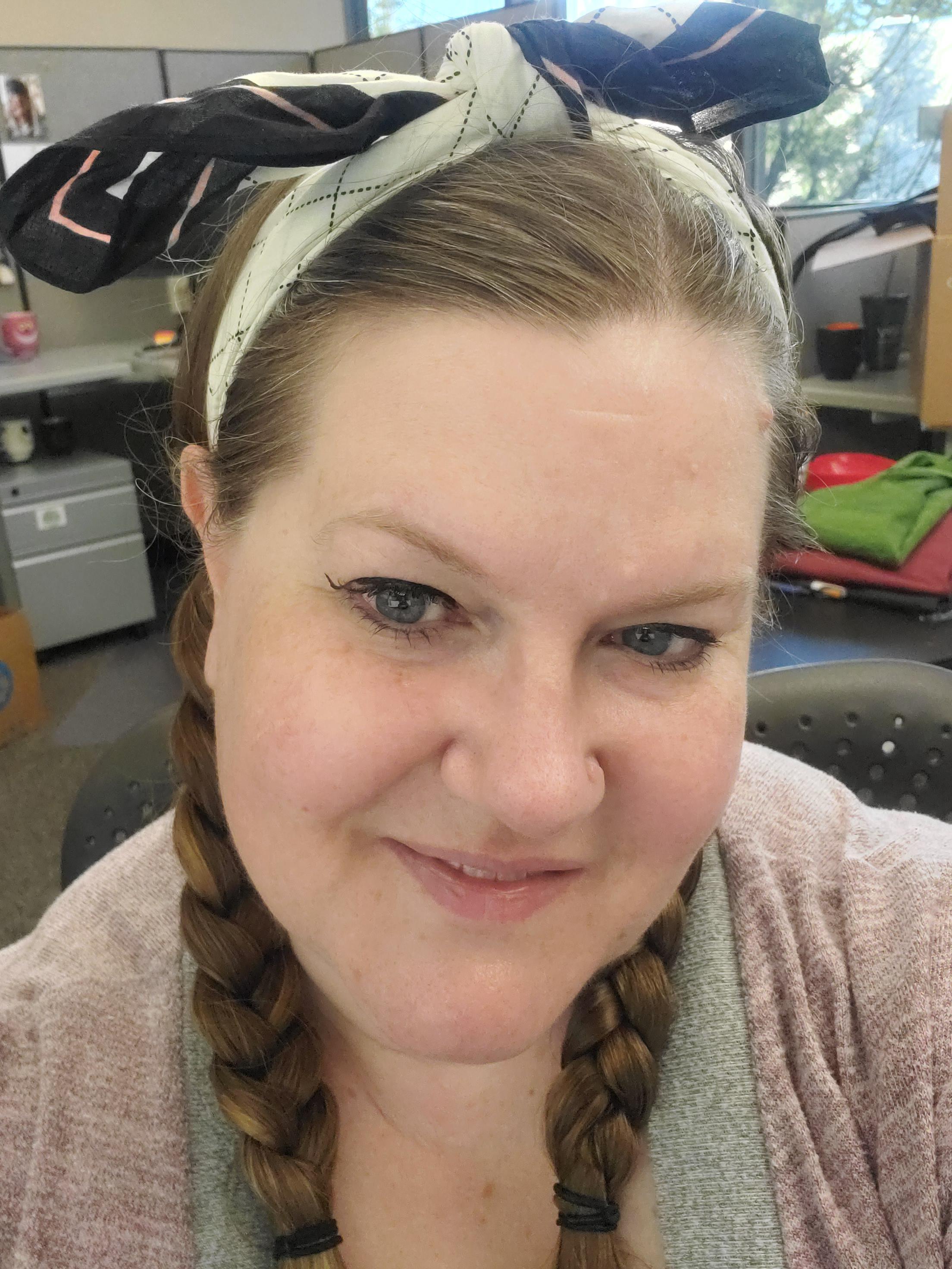 Monday selfie smile [48F] 😊 | Scrolller