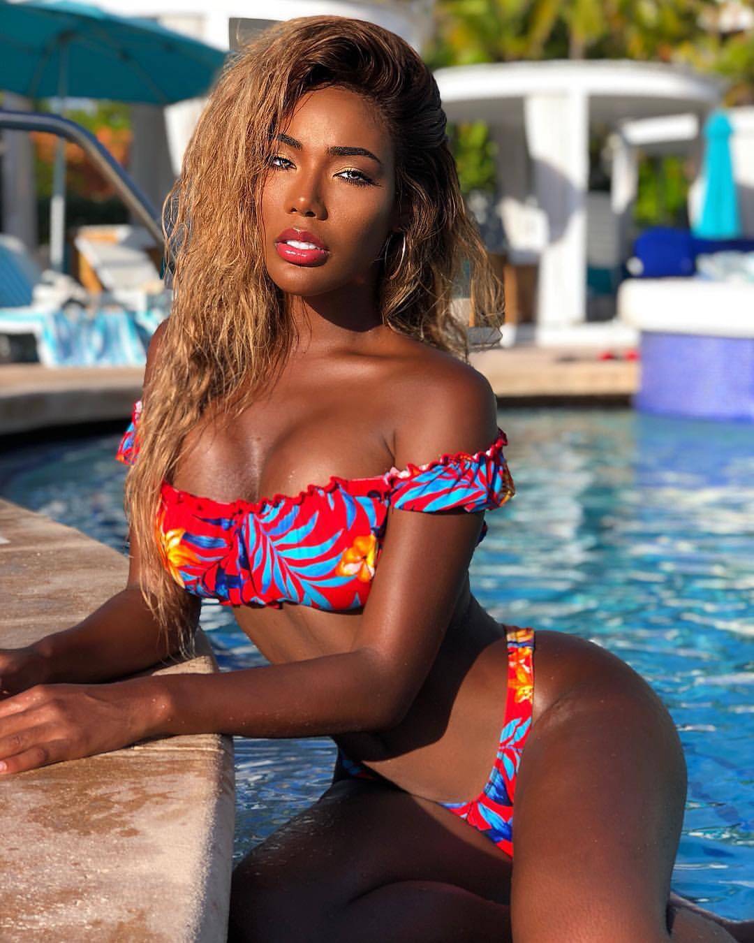 Monifa Jansen | Scrolller