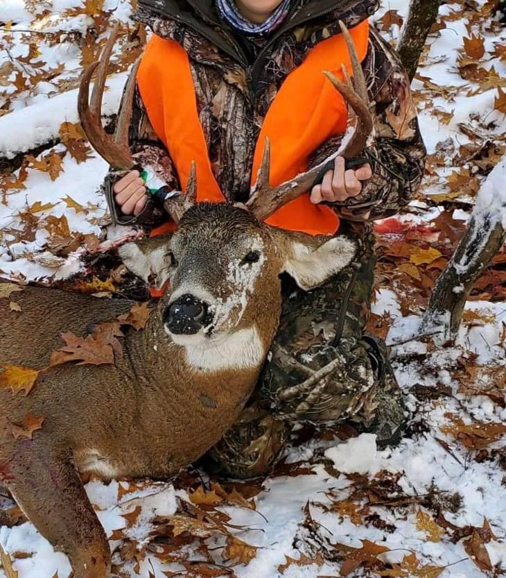 Monster 8 point NH buck | Scrolller