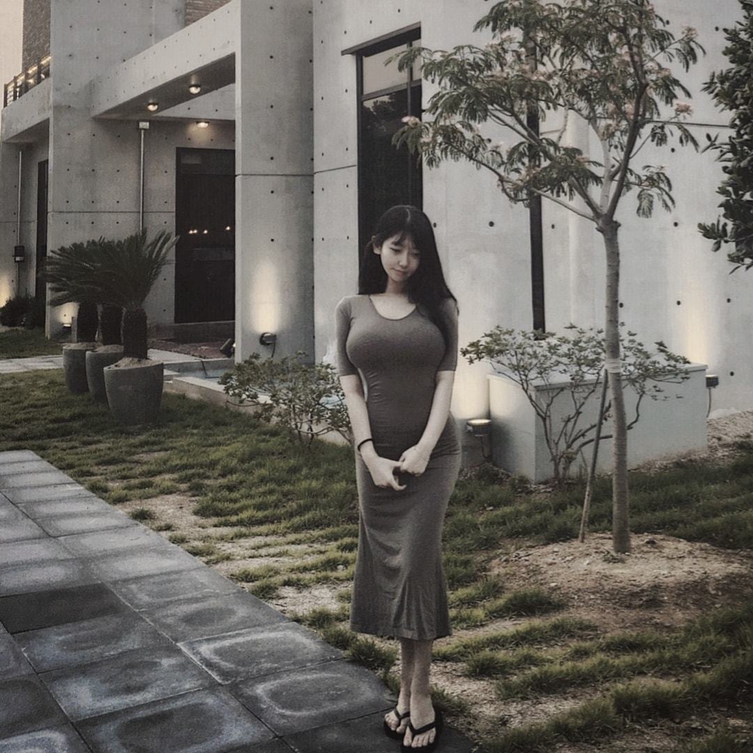 Moody Pic | Scrolller