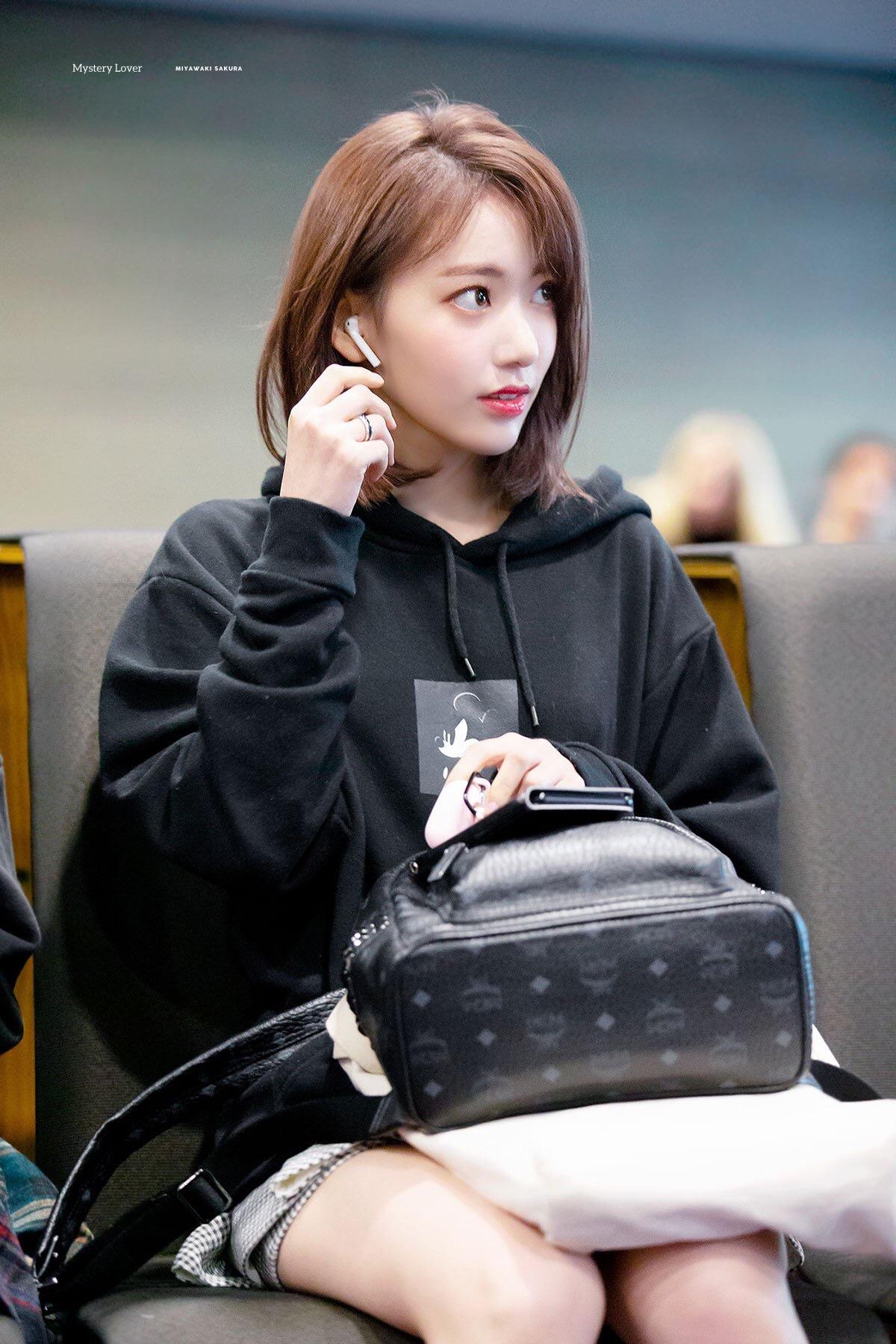 More HD Photos Of Sakura At The Airport(Reuploaded) | Scrolller