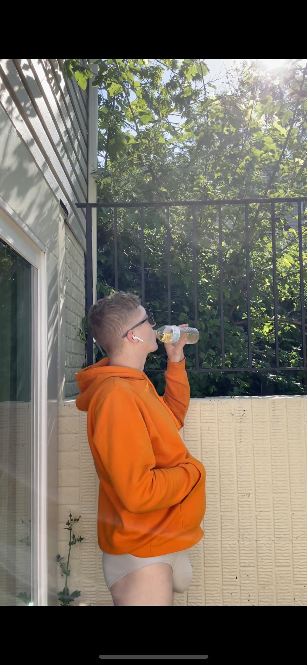 Morning hydration | Scrolller