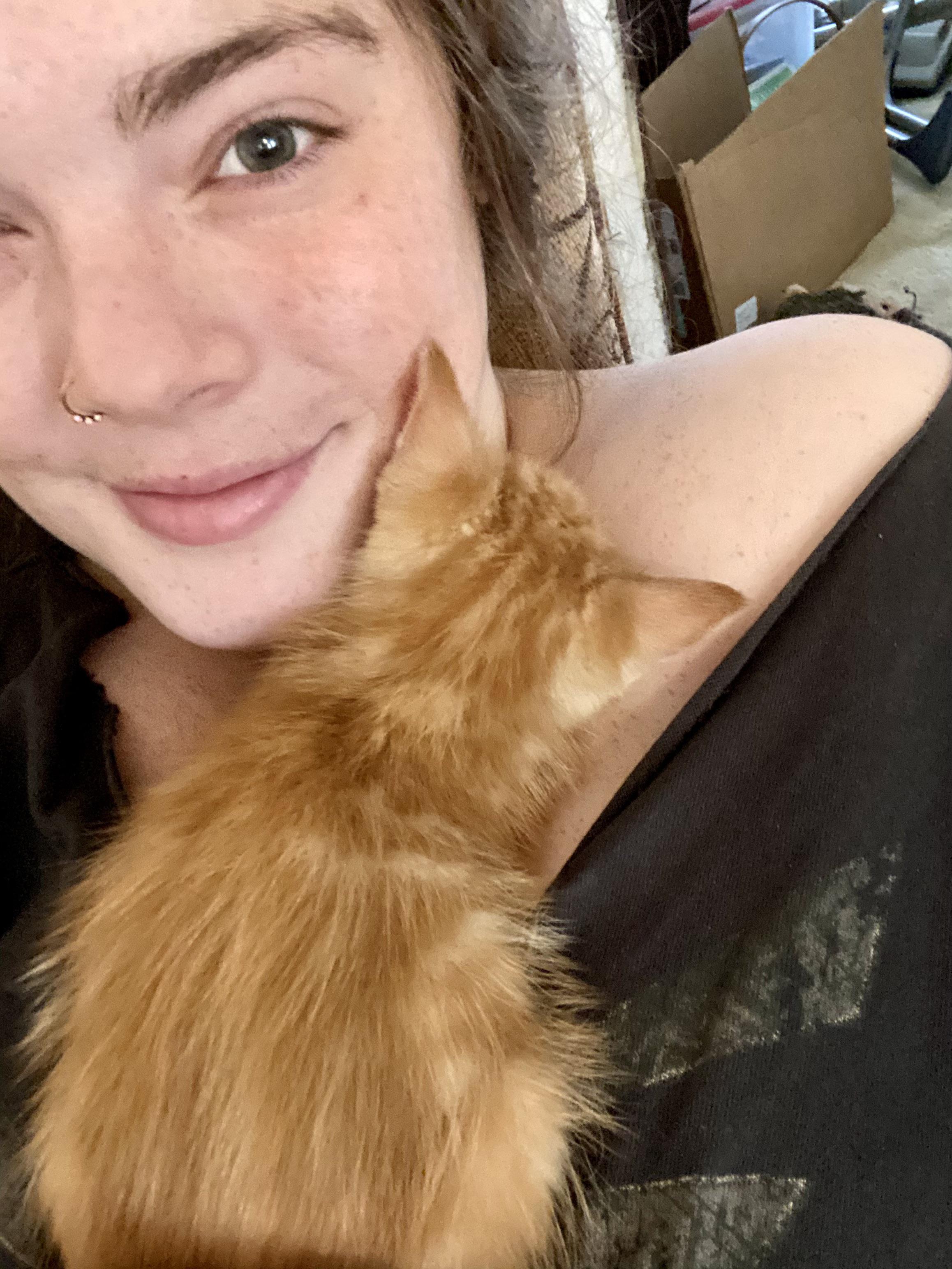 Morning snuggles 🥰 | Scrolller