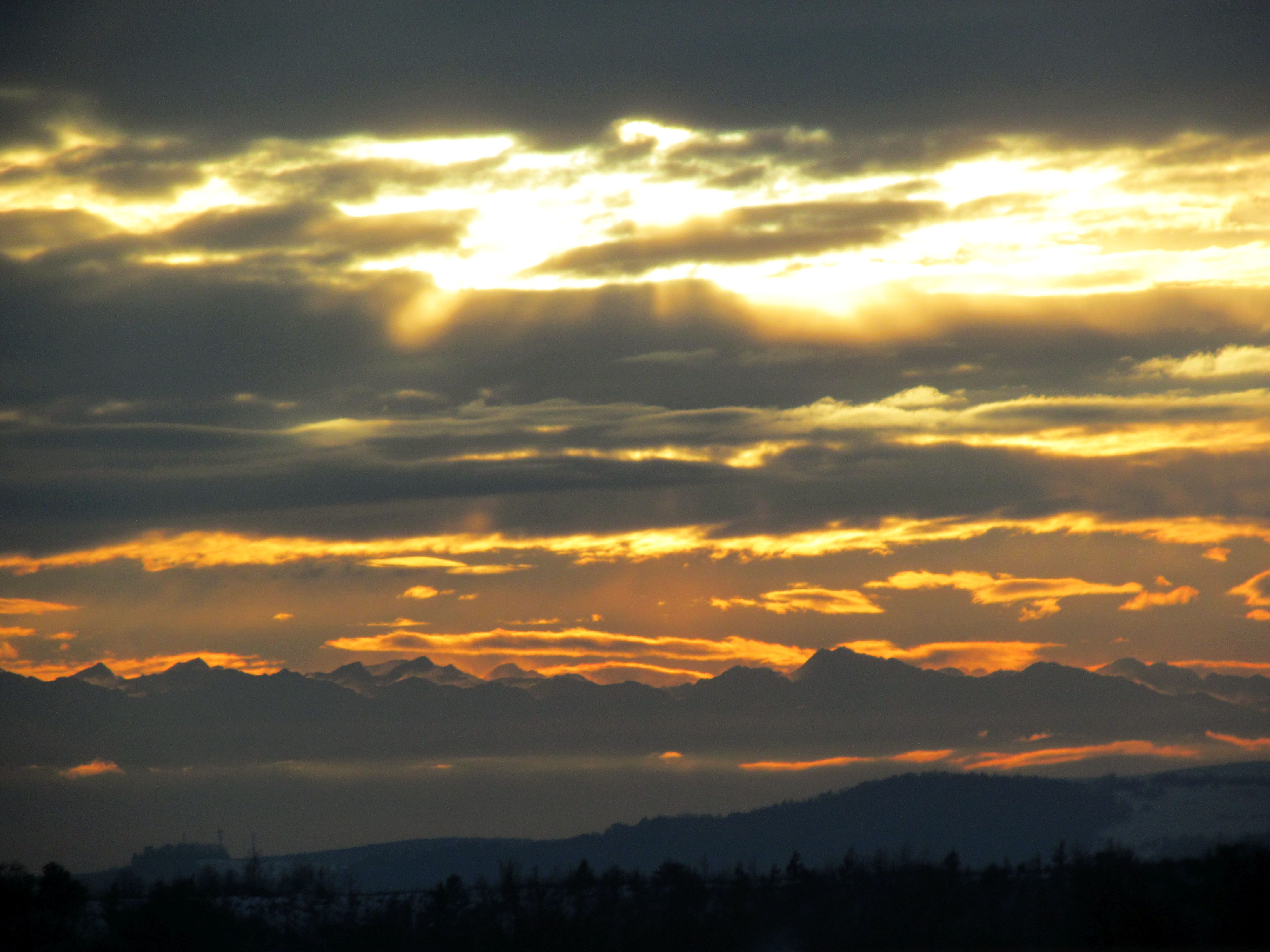 Munții Făgăraș [4320x3240][OC] | Scrolller