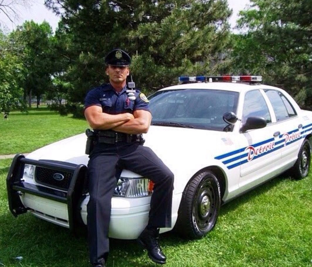 Muscled Cop | Scrolller