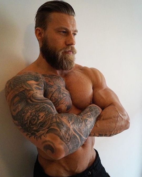 Muscles, Beard, Tattoos | Scrolller
