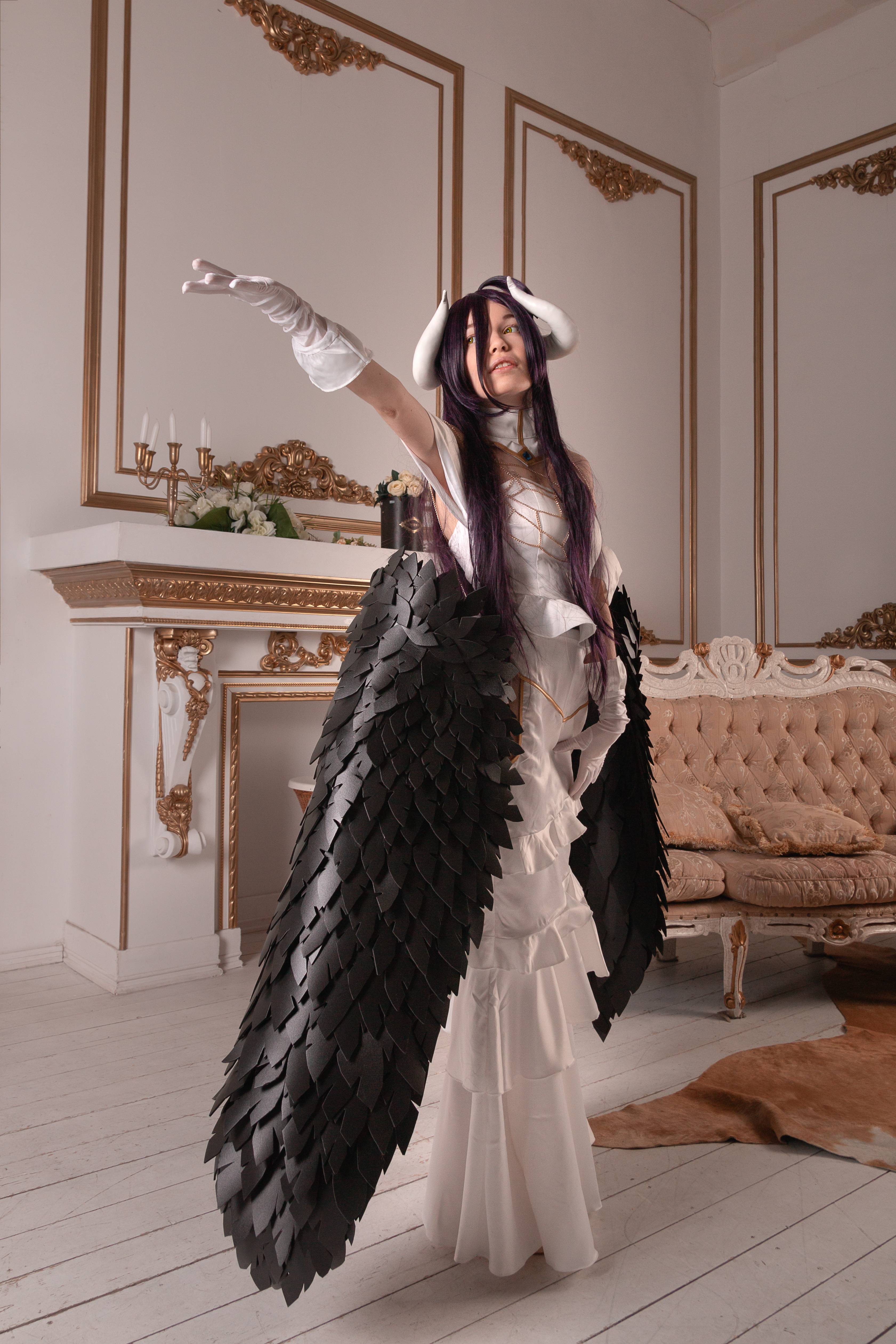 Albedo cosplay by Murrning_Glow | Scrolller