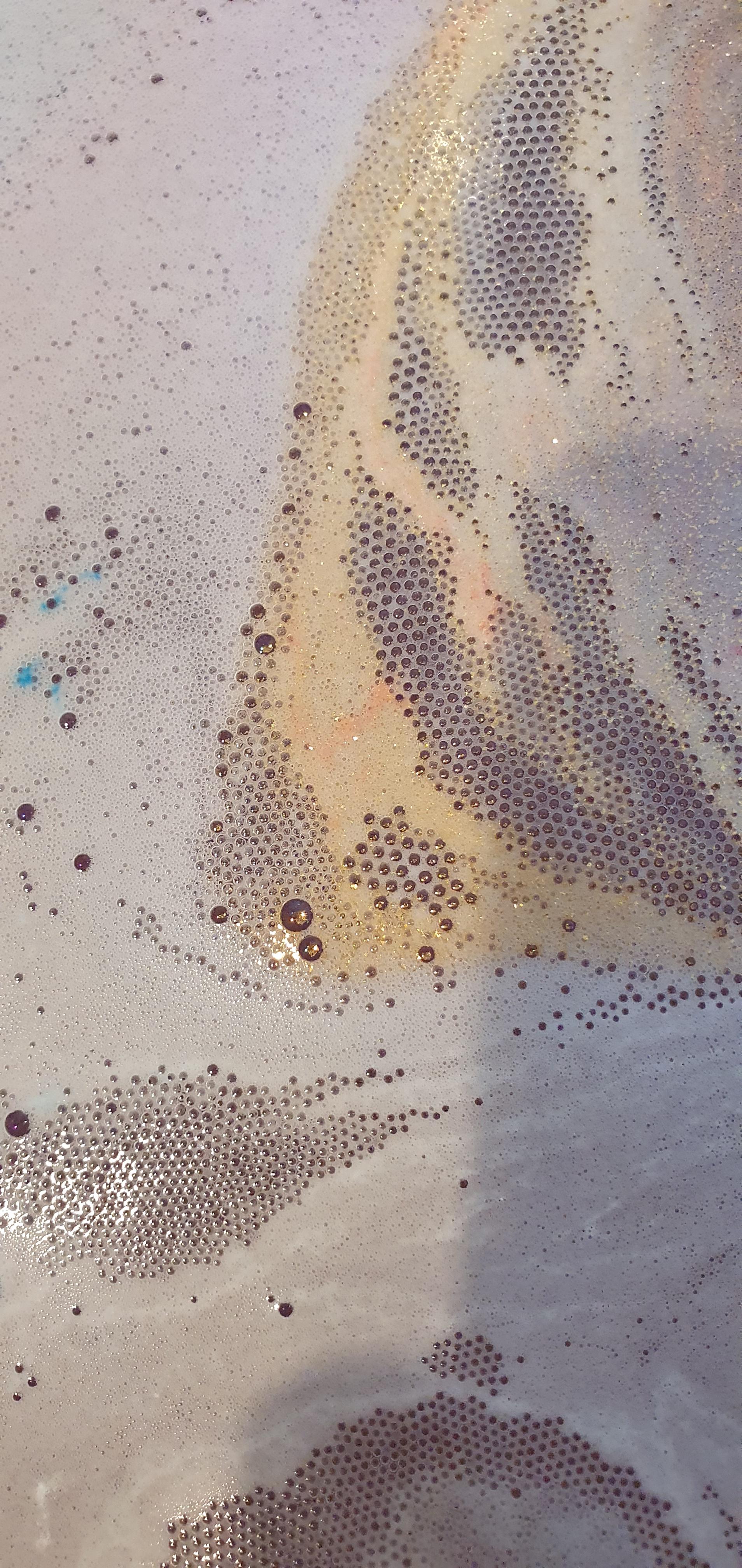 My bath bomb fizzled into this pattern of bubbles | Scrolller
