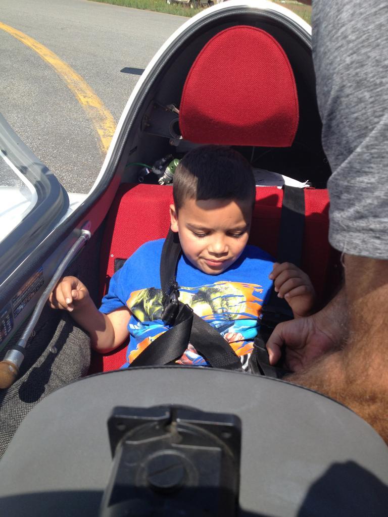 My boy's first flight | Scrolller