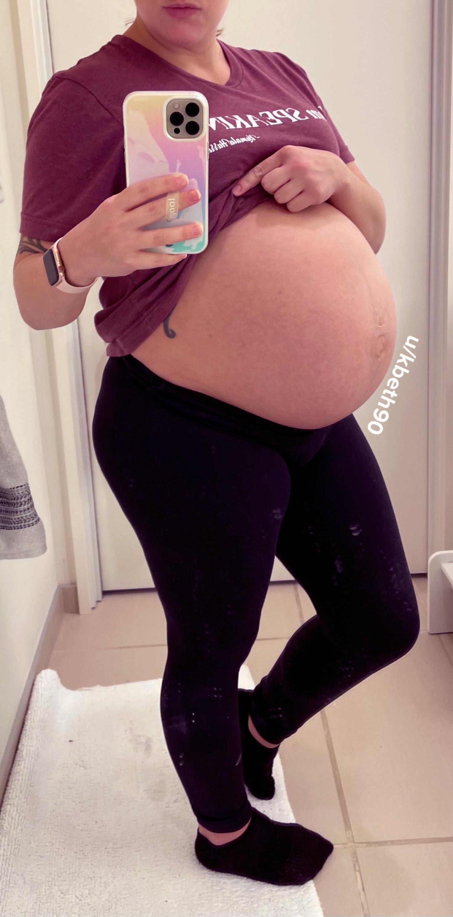 My bump just keeps on growing! | Scrolller