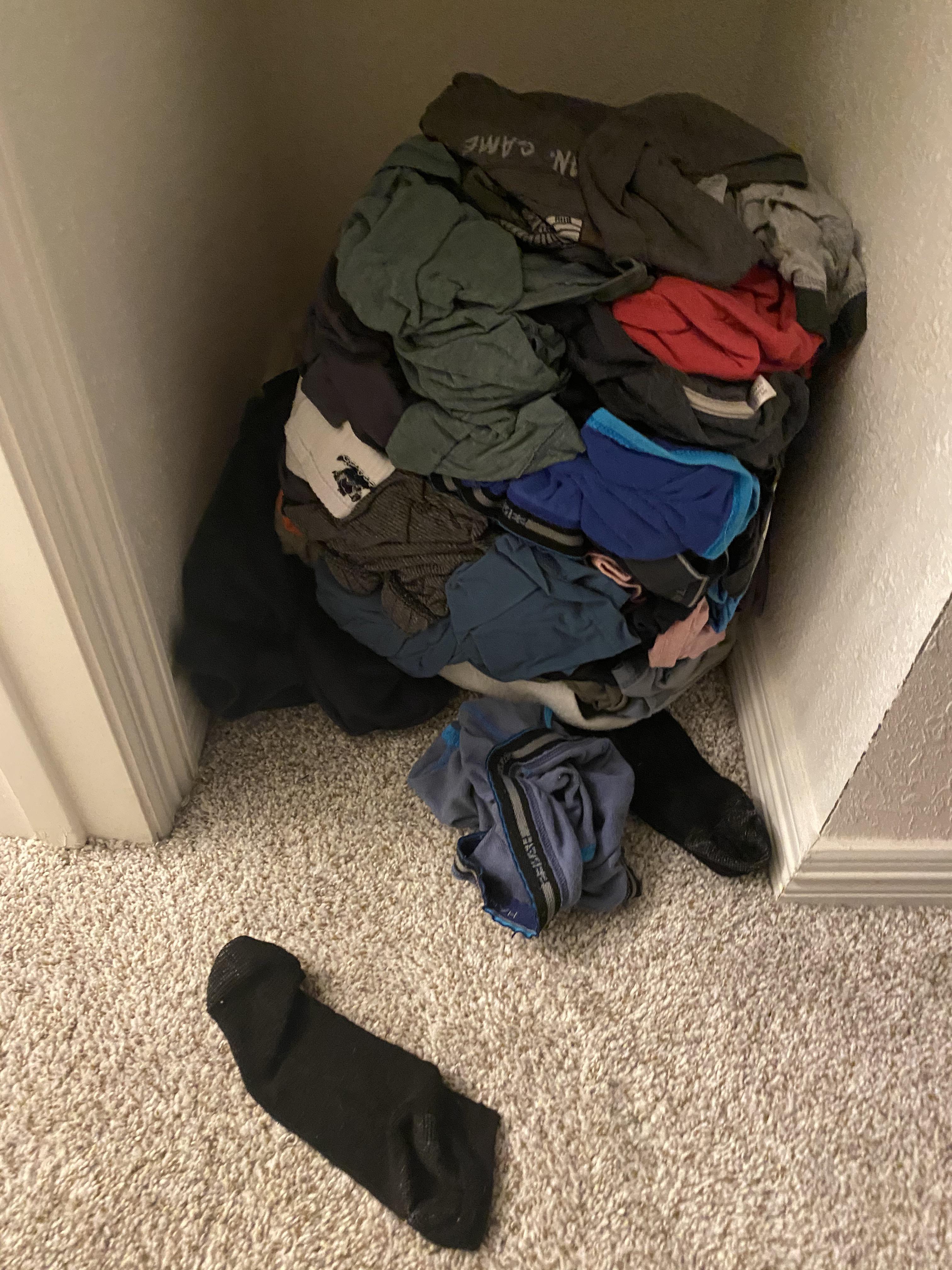 My cloth still have the shape of my laundry basket | Scrolller