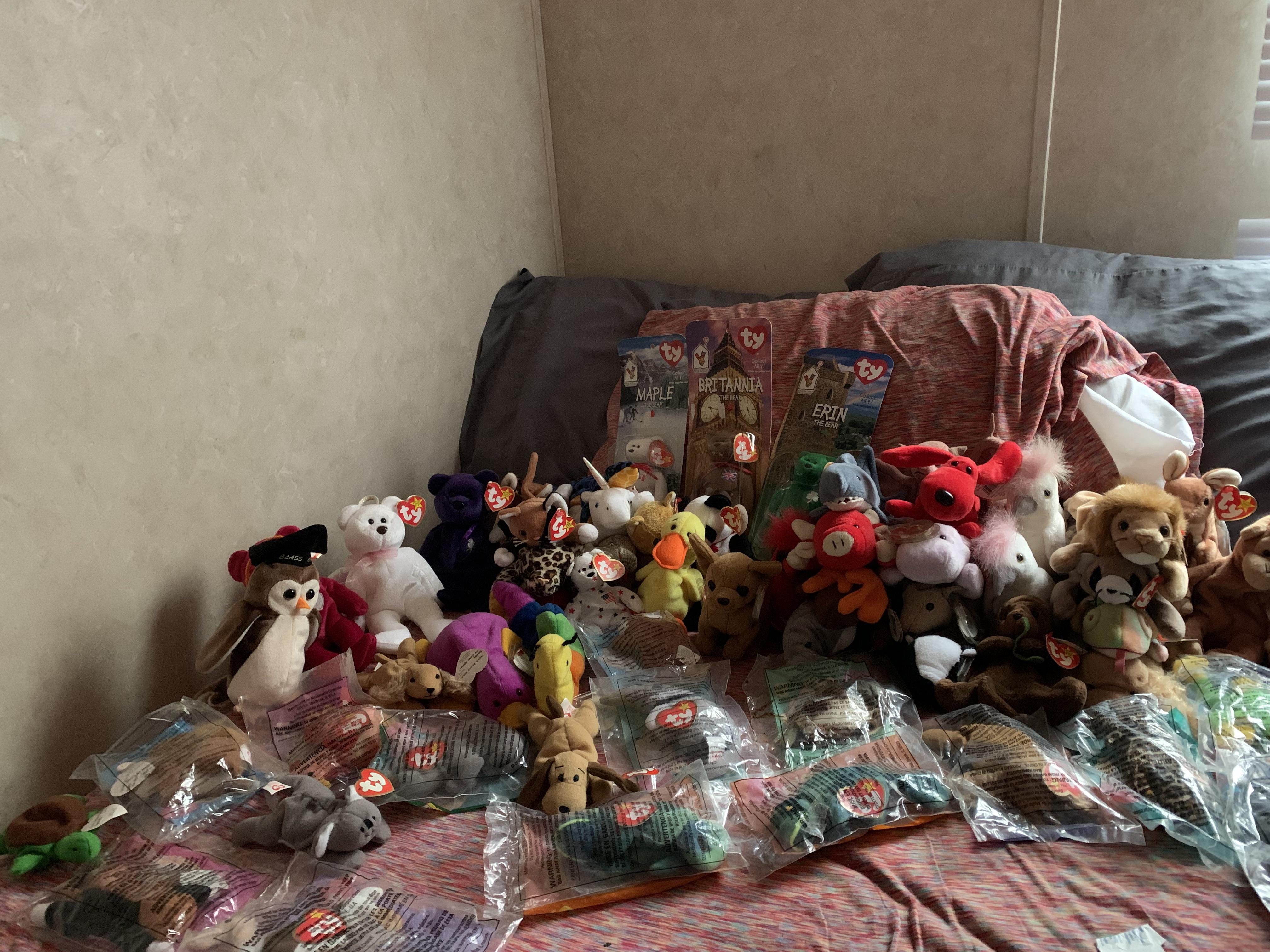 My collection is now at 59 beanies with 8 doubles 2 kuku 2 princesses 2 iggies and 2 snorts ...