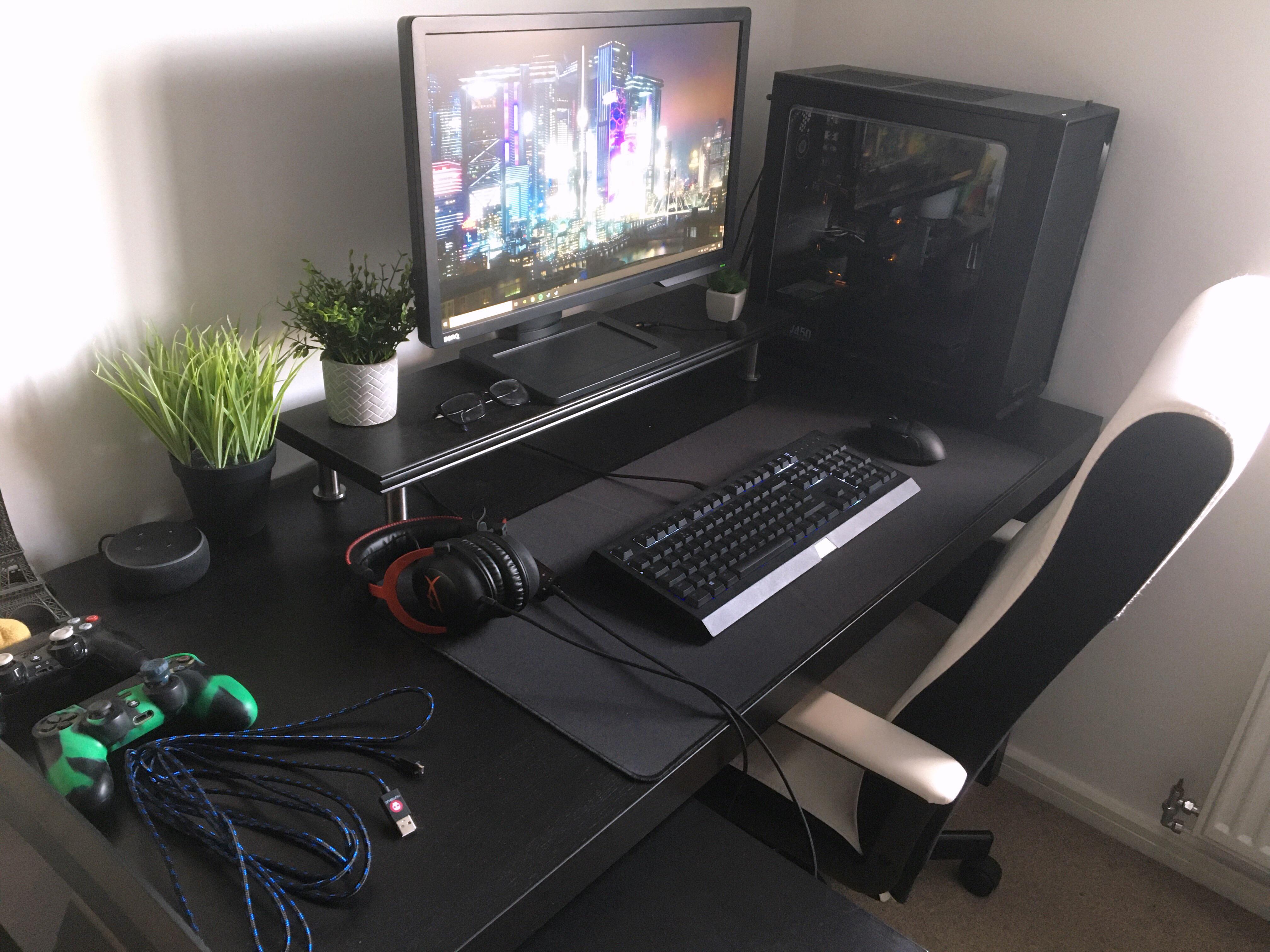 My cozy little corner | Scrolller