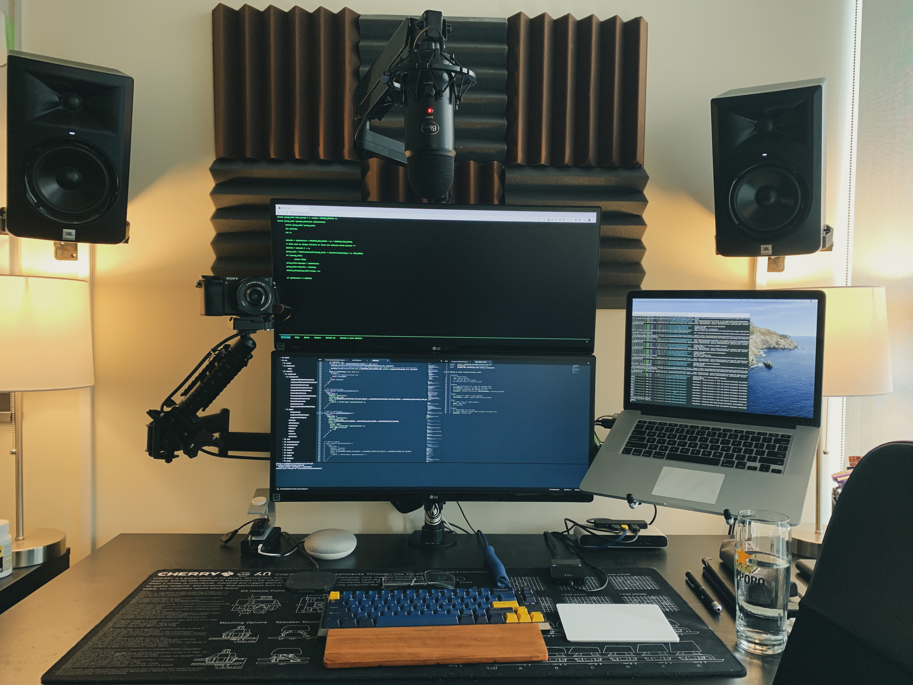 My current development and meeting setup :) | Scrolller
