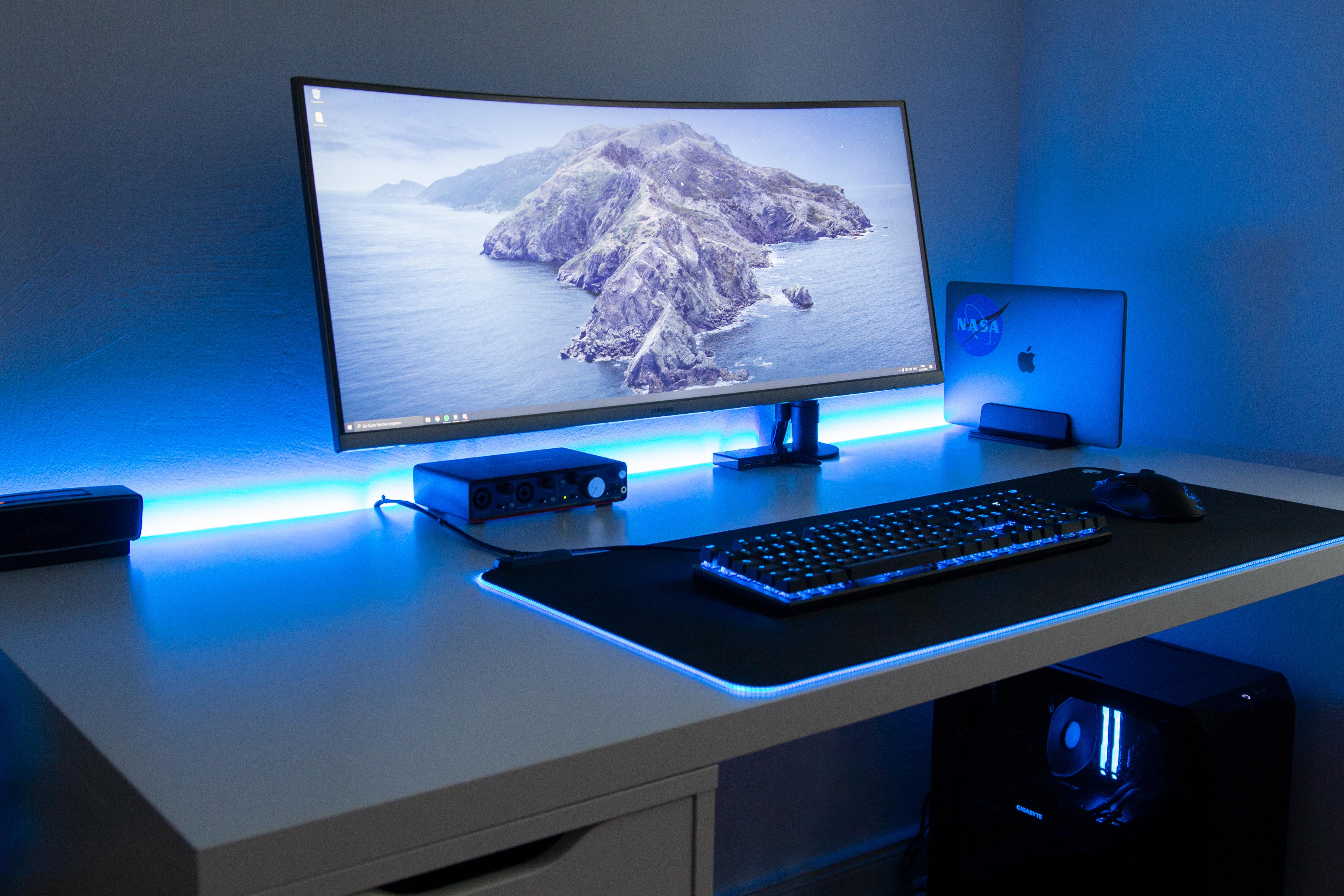 My current work and gaming station | Scrolller
