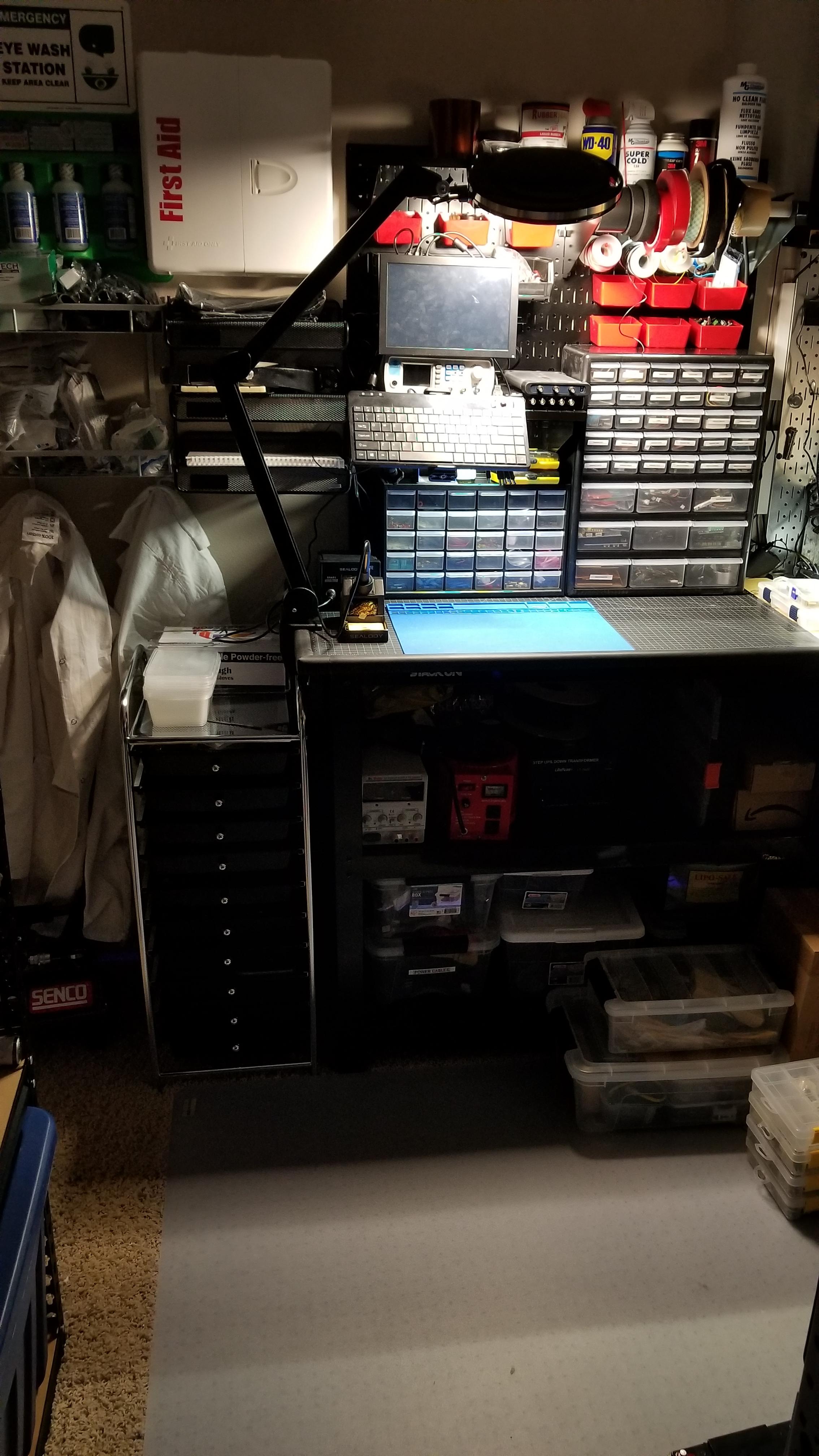 My Electronics Workbench | Scrolller