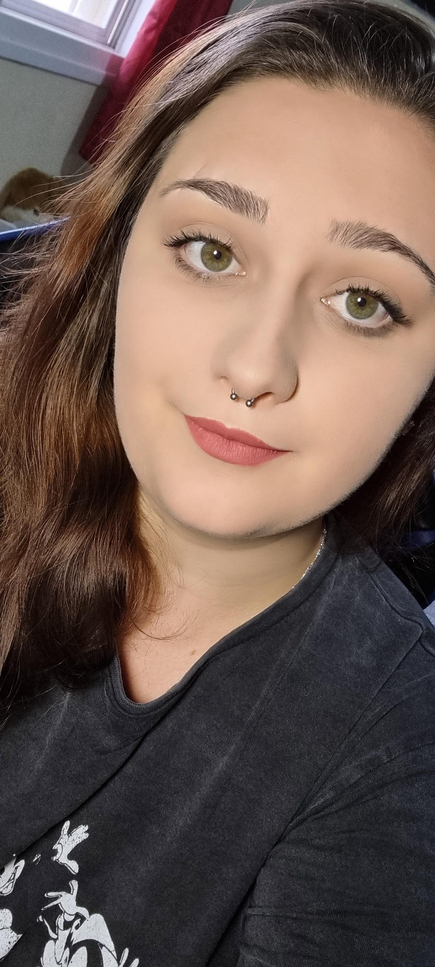 My eyes belong here? | Scrolller